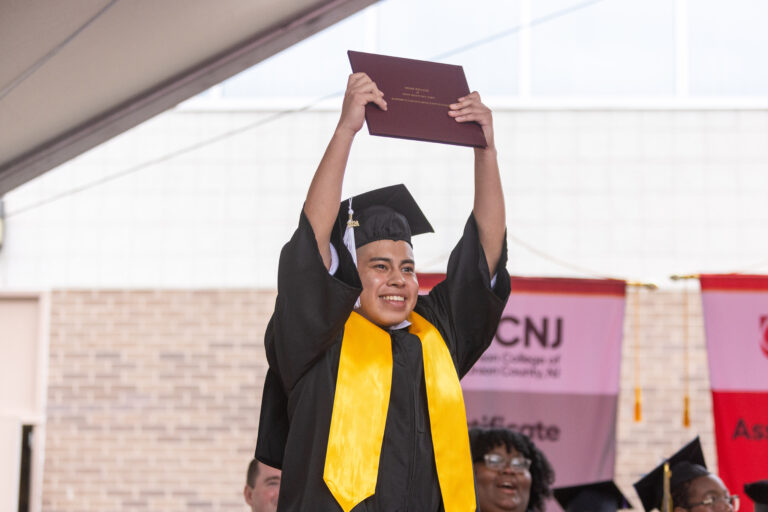UCNJ Celebrates More Than 700 Graduates at Spring Commencement – UCNJ
